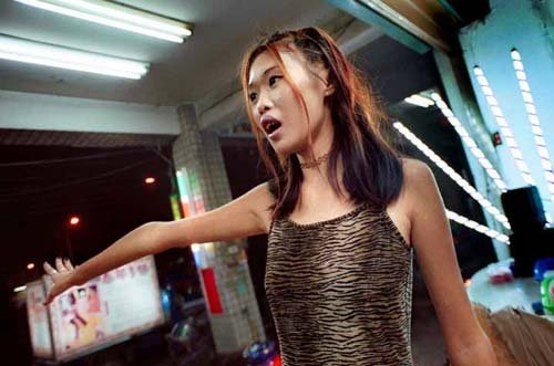 Betel Nut Beauties | Amusing Planet